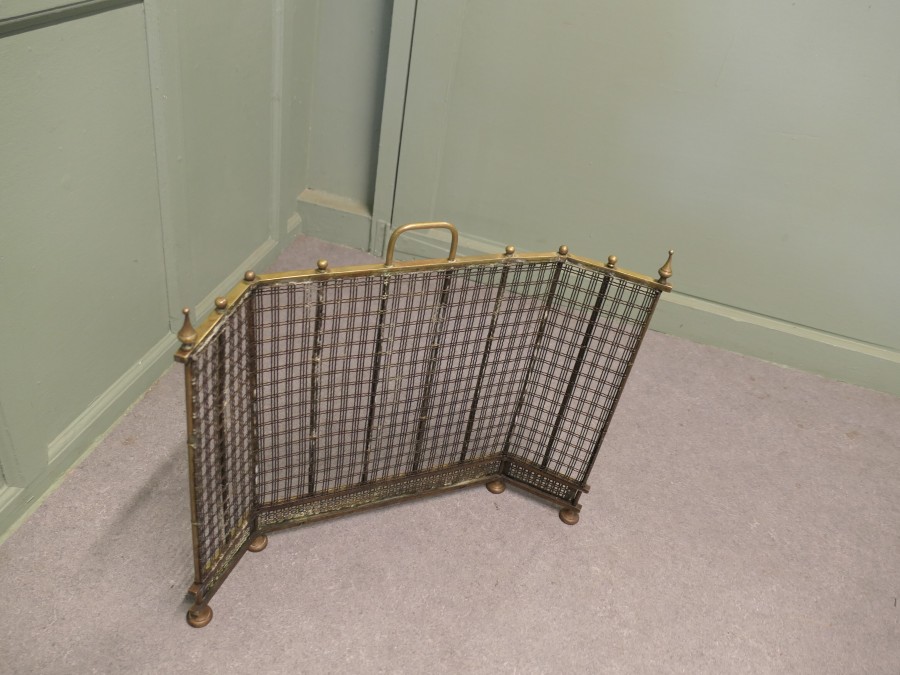Superb Brass Fire Guard Screen This is a Fine Quality Screen For Sale